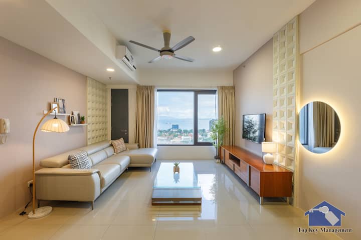 Stunning Sea View 2br @ Macalister | Near Komtar - Penang