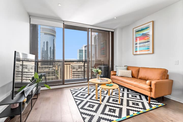 City Skyview Haven: Chic 1br With Gym & Pool - Australia