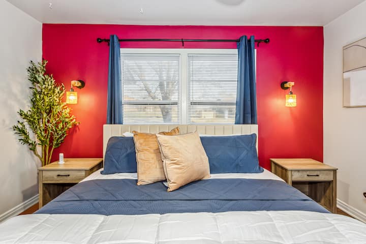 Kingbed, Gazebo - Neardowntown & Ascension - Wichita, KS