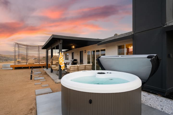 Spa - Fire Pit - Hammocks - Central - Cowboy Pool - Joshua Tree, CA