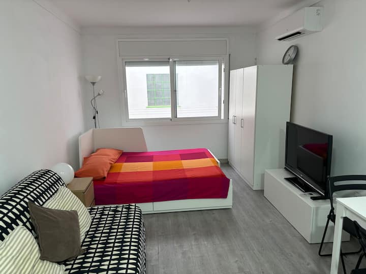 Ithaca- Studio Dans Le ♥ De Roses - 50m Pied Plage - Roses
