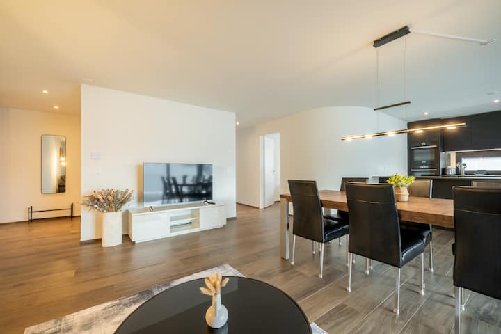 Swiss Living | High-tech Kitchen, 1g Wifi, Balcony - Büron