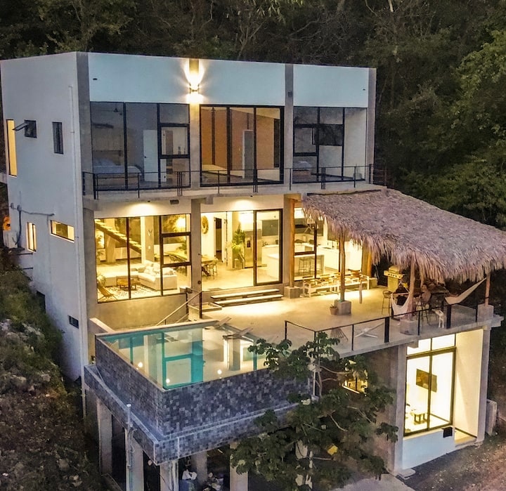 The Bat-cave - El Salvador