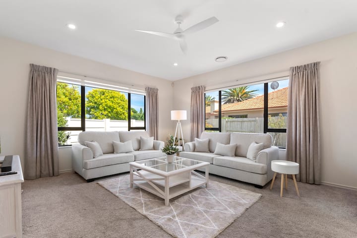 Relax In Our Papamoa Paradise - Mount Maunganui