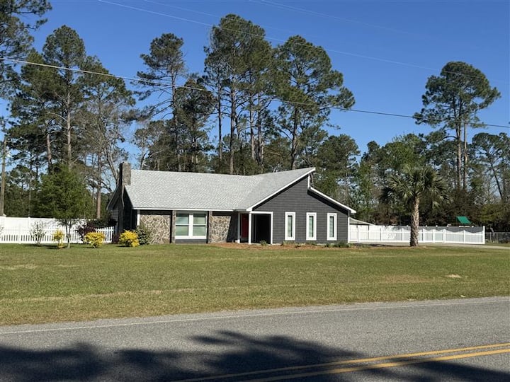 Traveling Nurse, Visiting Family, Executive Visit - Douglas, GA