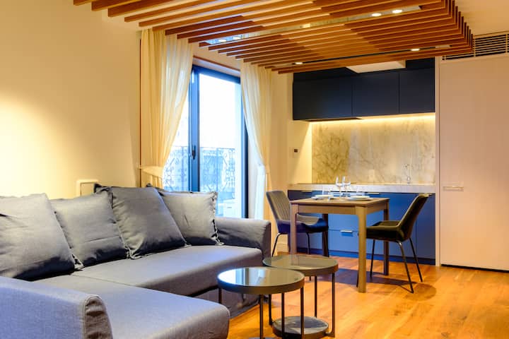 Heart Of Roppongi | Modern Apt. 6p | 2m To Subway - Roppongi