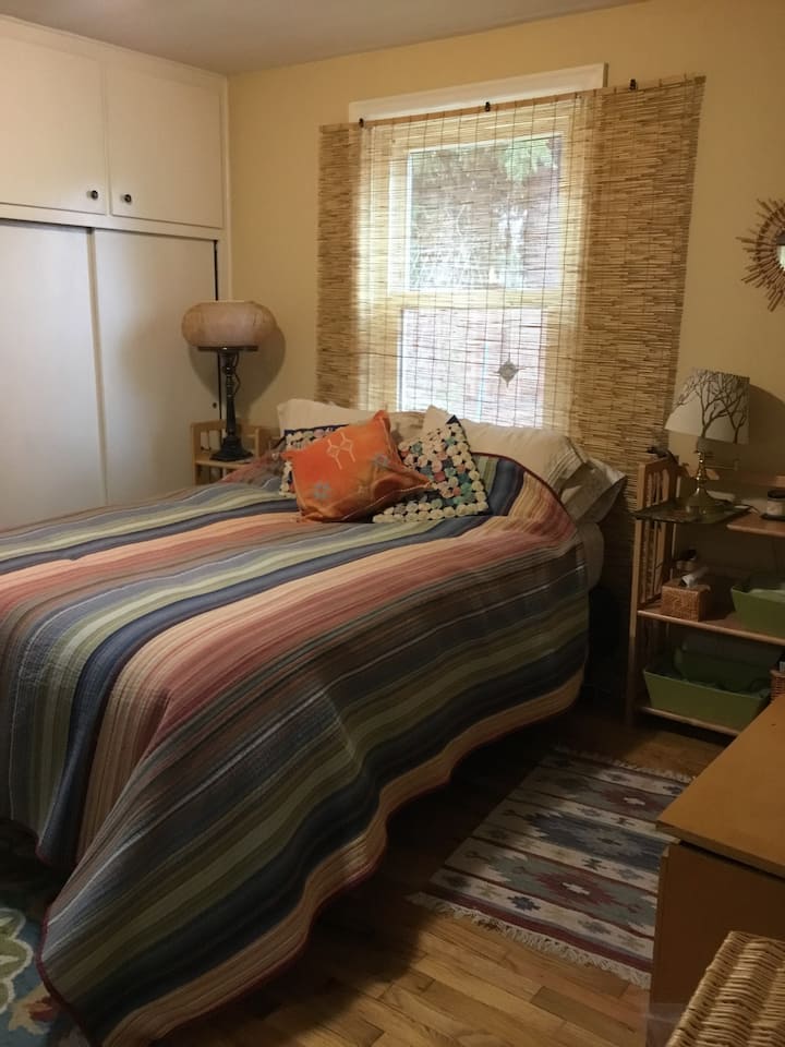 Peaceful Room With Private Bath - Corvallis, OR