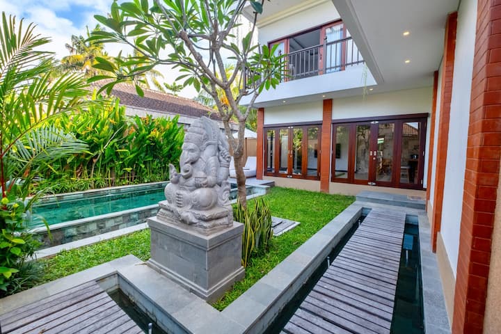 East Bali Luxury Villa At Ecoed House - Sanur
