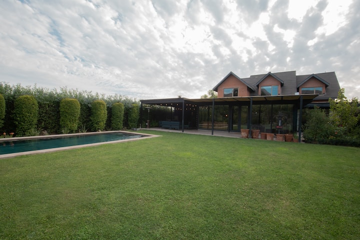 Expectacular Casa Con Piscina En Buin - Buin