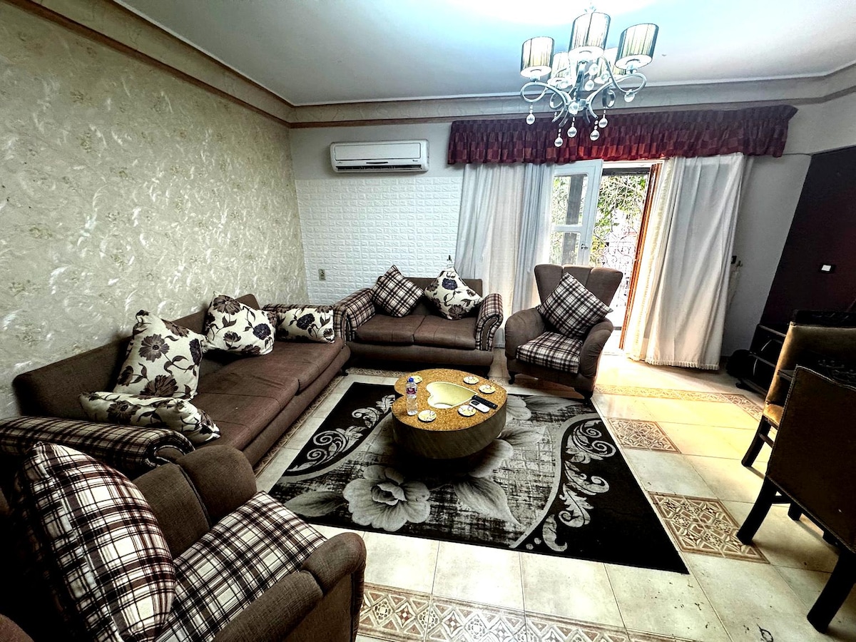 Alojamiento relajante en Al Mamoura • Jardín • Wifi rápido - Casas en ...