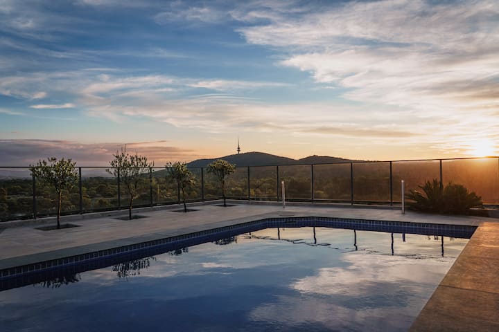 Bright And Cosy Apartment With Luxe Rooftop Pool - Canberra