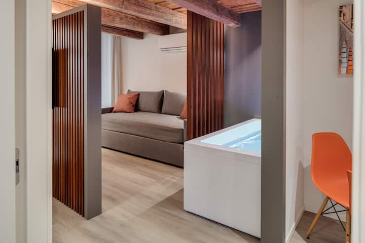 Anastasia Suites | Junior Suite | First Floor - ベローナ