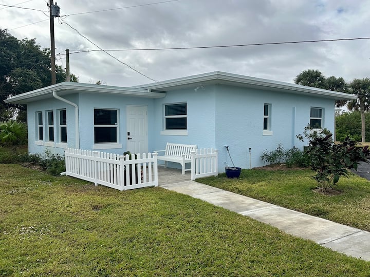 Susannah River Cottage - Fort Pierce, FL