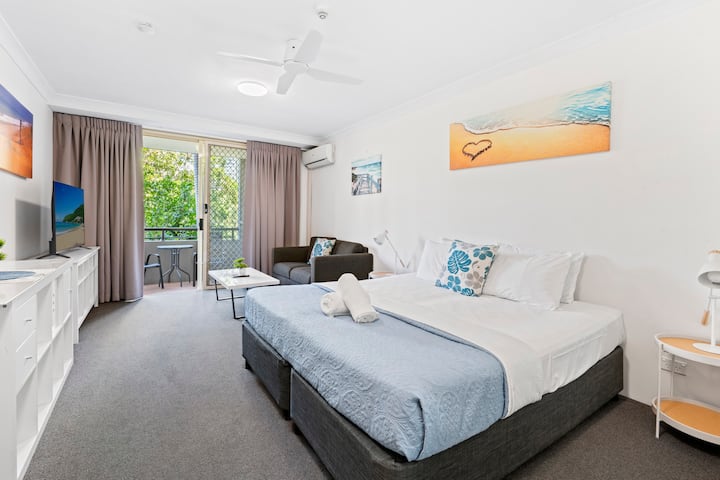 Short Stay Getaway - Surfers Paradise
