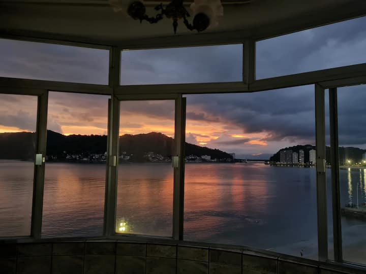 Apartamento Frente Para A Praia. - Santos