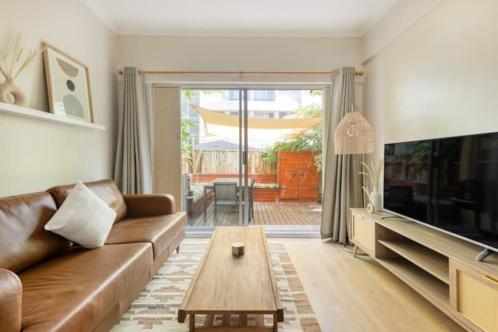 Sea Point Seaside & Garden Apartment - Cape Town