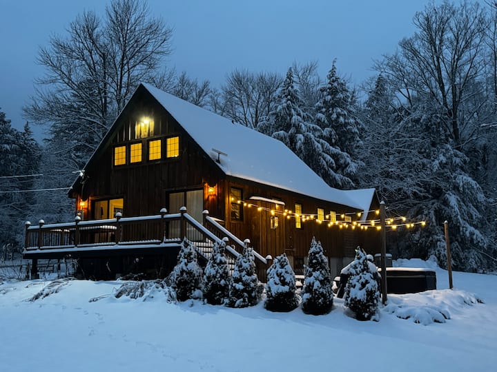 Chic & Well Appointed Year Round Home - Stratton, VT