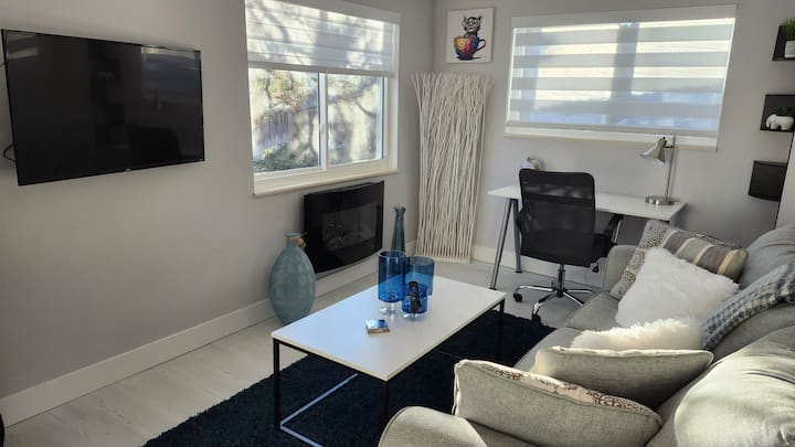 Beautiful Walkout Basement Apartment - Highlands Ranch, CO