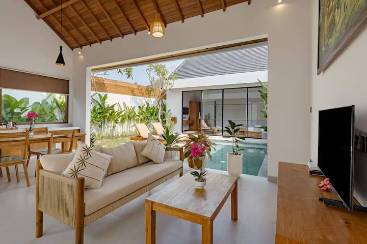 Modern Luxe Private Pool Villa & Kitchen - Ubud