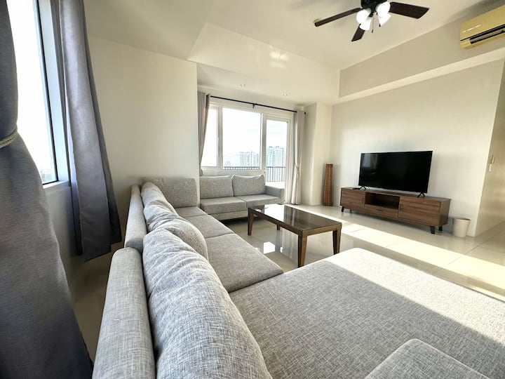 26d Walking Distance To Ayala  Malls+ Pool &Wifi - Cebu City