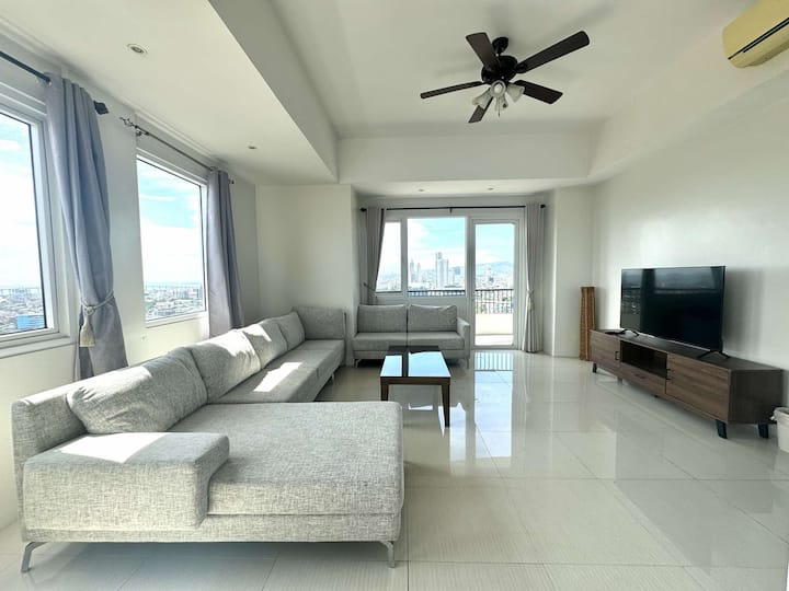 26d Walking Distance To Ayala  Malls+ Pool &Wifi - Cebu City