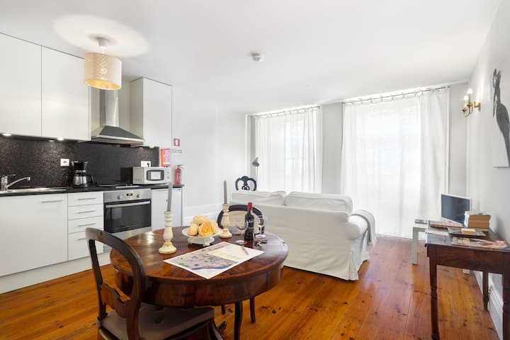 Mouzinho 134 - Historical Center - Grey - Porto