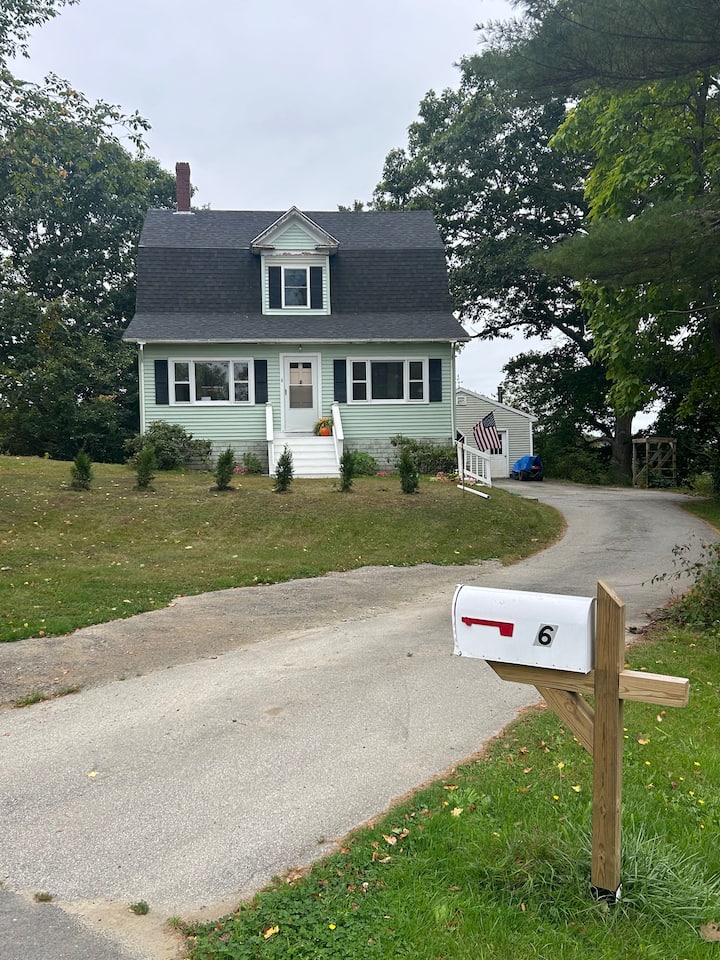 Goldfinch Glade Mid Coast Maine - Rockland, ME