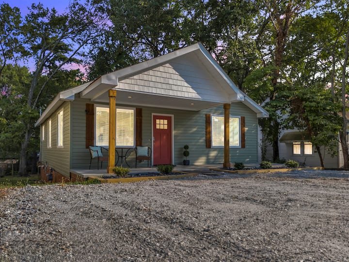 Near Downtown • Sleeps 8 • 2king Beds + More! - Saluda Lake, SC