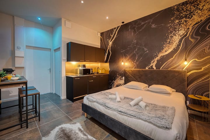 L'âme ÉToilée – Love Room Avec Balnéo & Sauna - Grenoble