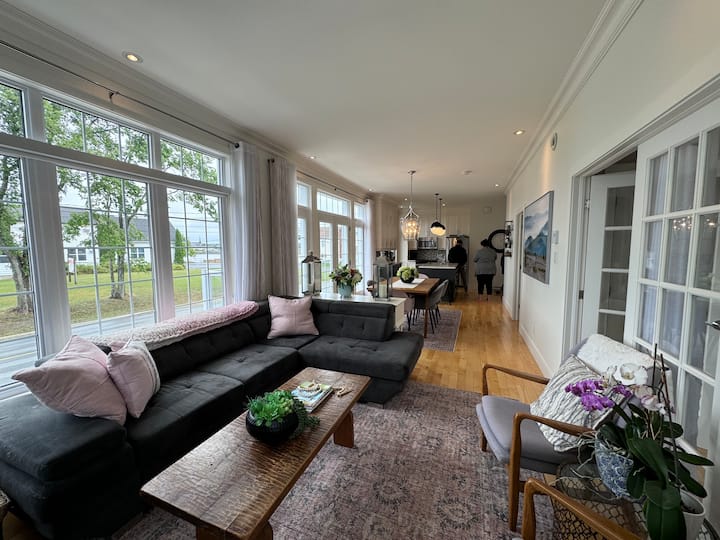 Luxury Condo In Near Downtown - Bathurst, NB