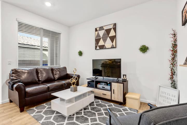 Private Tucson Getaway Near Downtown W/ Amenities! - 圖森