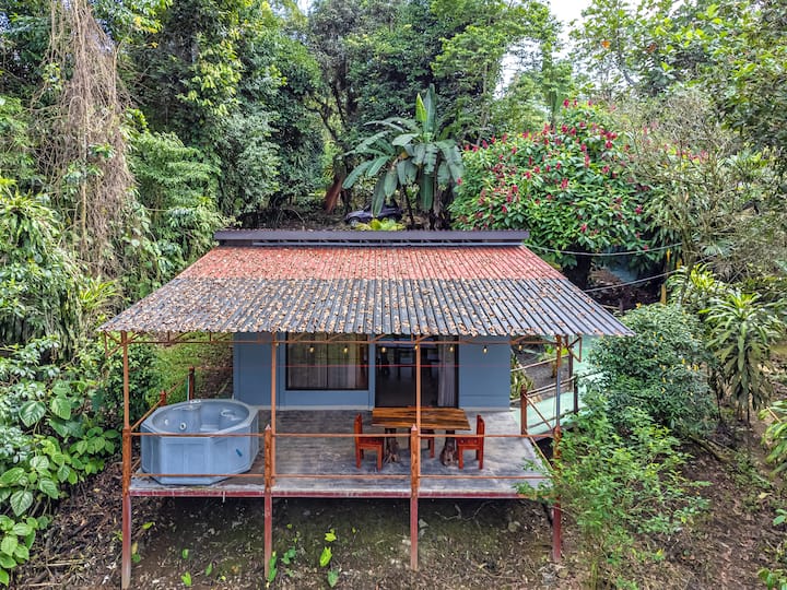 Jungle Cabin With Private Jacuzzi & Wildlife Views - La Fortuna