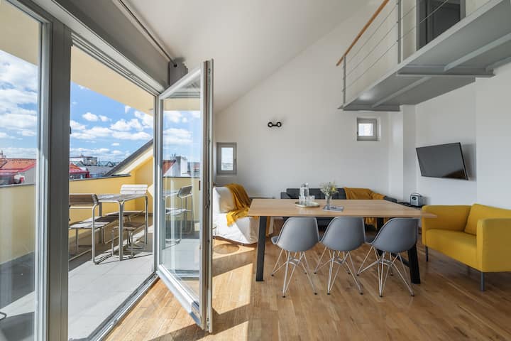 2brd Sunny Loft W Terrace & Ac: City Centre - Praga