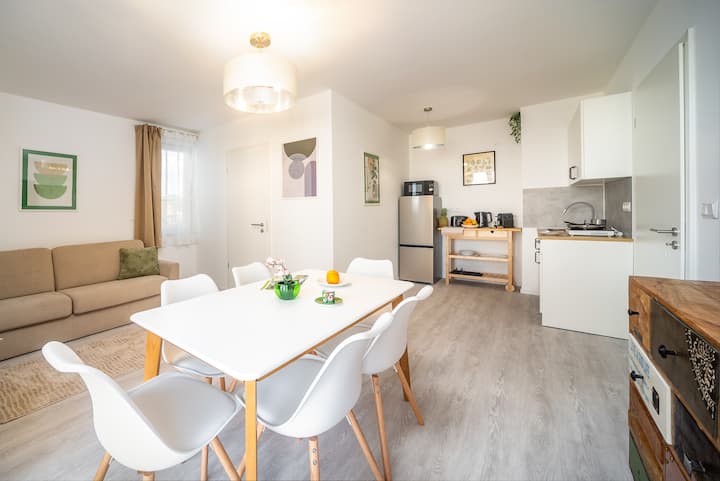 Sunlit Heaven 2-bdr Apartment 1 - Budapest