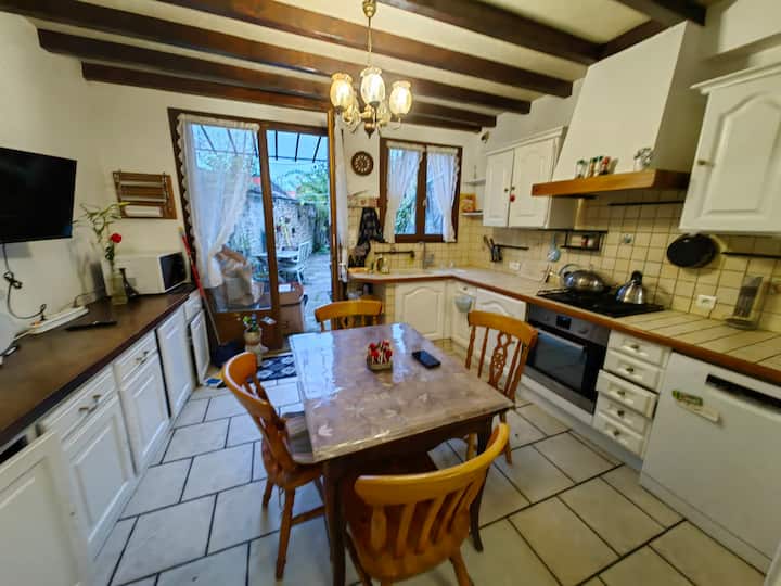 Two-bed Room In A Shared House - Étampes
