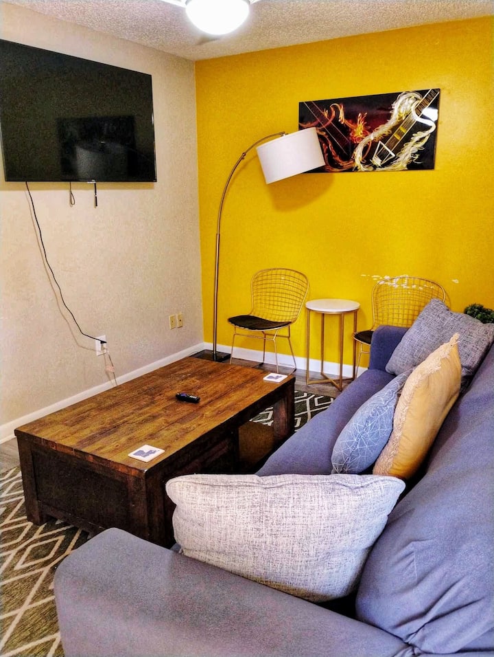 Extended Stay Discount | 1br W/ Wifi + Parking - Alexandria, LA