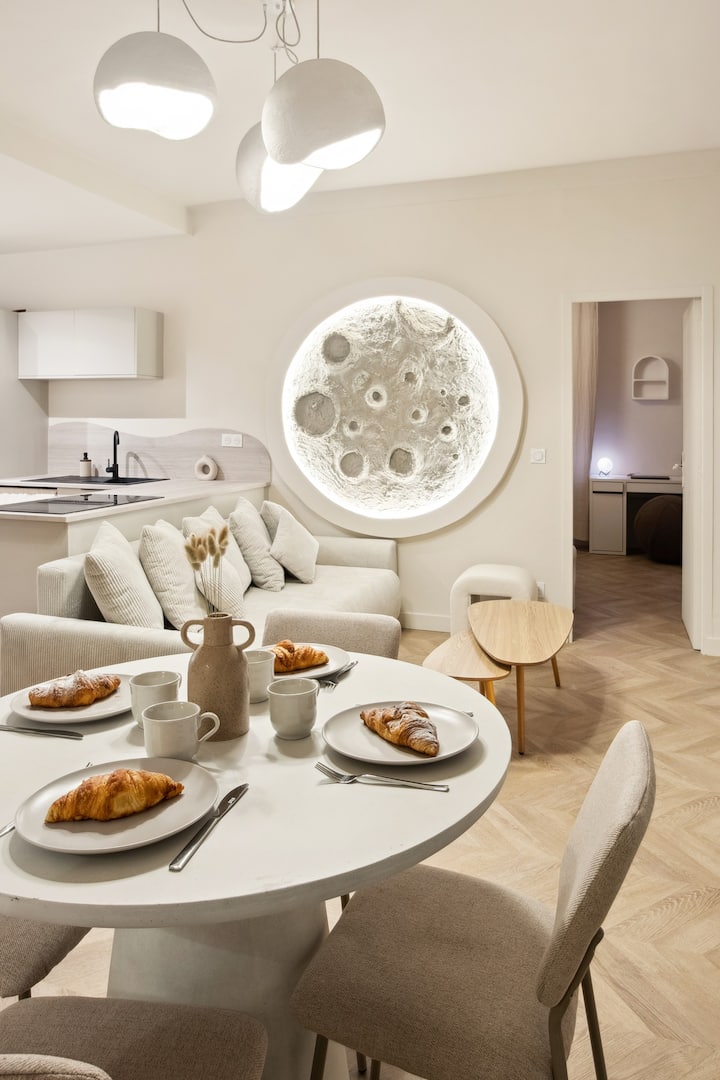 Cosymoon • For 4/6 People • Le Port - Niza