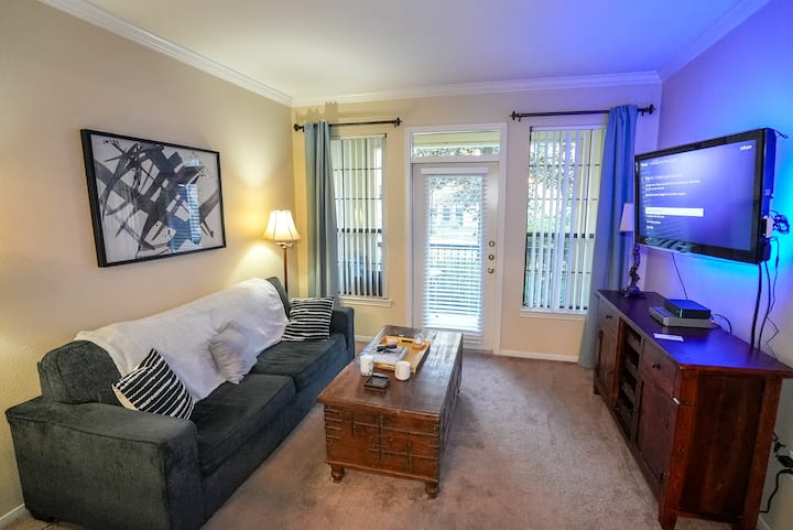 Mid-city Condo Near Lsu! Hot Tub! Gym! - バトン・ルージュ, LA