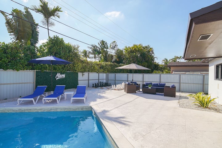 Modern Miami Retreat With Pool Ultimate Relaxation - South Miami, FL