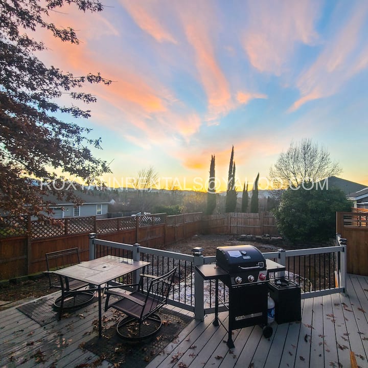 30+day View Hottub Dog Yard King Office Wheelchair - Medford, OR