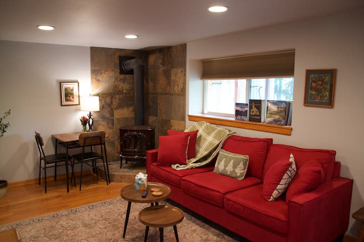 Cozy Eagle River Guest Suite - Anchorage, AK
