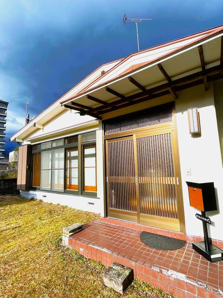 Nikko Staiton-side Towa Stay 日光駅まで3分一軒家丸貸し民泊の宿 - Nikkō