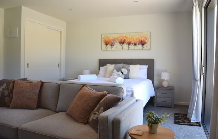 Cozy Country Guest Suite
Mountain & Valley Views - Kingston