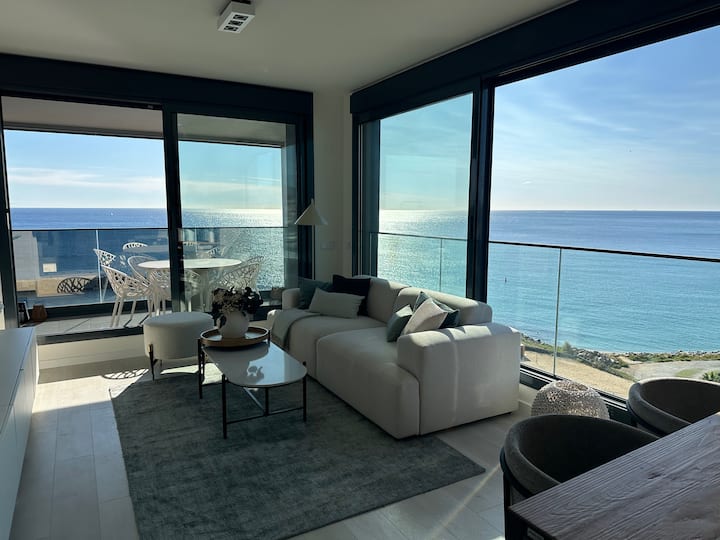 Brand-new Beachfront 3-bedroom Apartment - Badalona