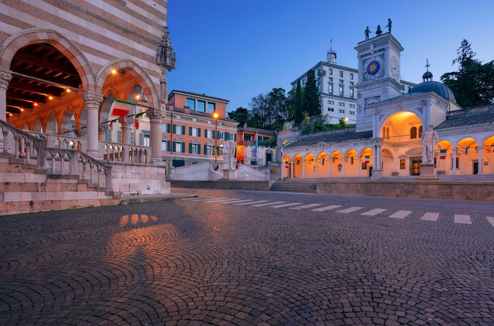 Ampio Trilocale A Udine Centro - Údine