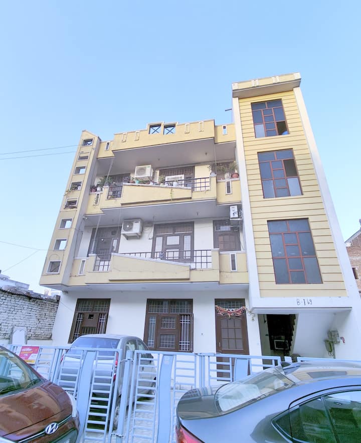 Spacious 3 Bhk Leisure Station - Jaipur