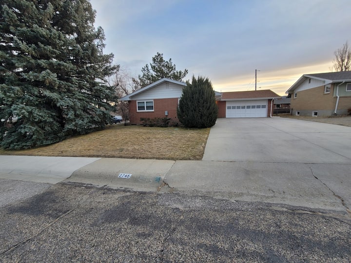 Lilly's Pad, 3 Bedrooms, No Stairs - Casper, WY