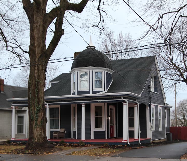 Historic Home - Horses & Bourbon - Lexington, KY