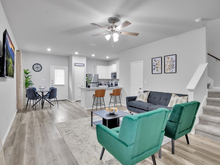 Pristine 3br/2.5ba Home Near Downtown Sa - San Antonio, TX