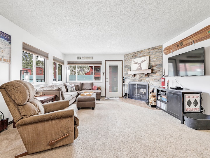 The Moose Chalet | Sleeps 4 | Full Kitchen - Brian Head, UT